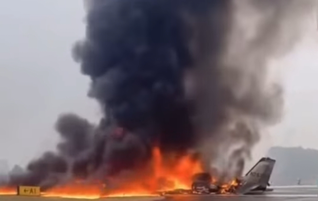 A Cessna C550 business jet plane crashed at Statesville Regional ...